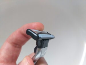 Safety Razor vs. Cartridge Razor - Side by Side Comparison - Shaving ...