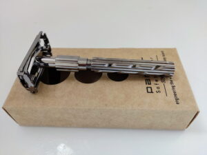 Parker 22R Review - An Affordable Interceptor Butterfly Razor