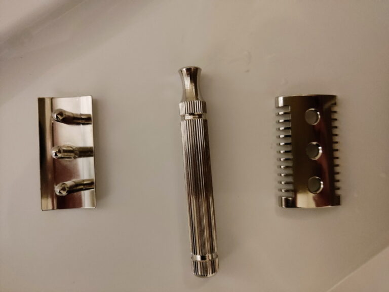 Fatip Piccolo (Open Comb) Razor Review - Small But Efficient