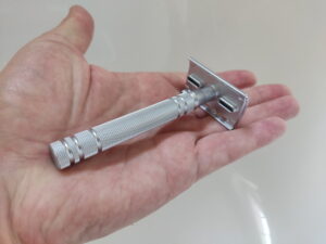 Feather AS-D2 Razor Review - Is It Worth The Praise it Gets and Price?