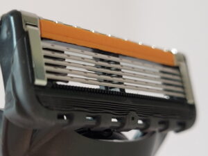 Gillette Fusion 5 vs ProGlide - Differences Compared Side-by-Side