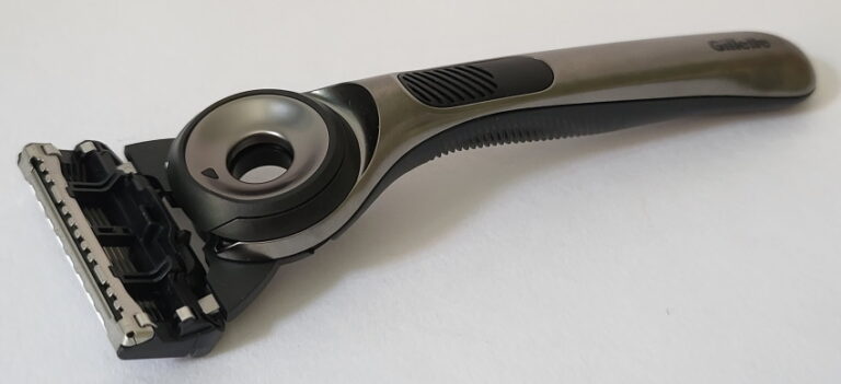 GilletteLabs Exfoliating Razor Review -- Does It Exfoliate?